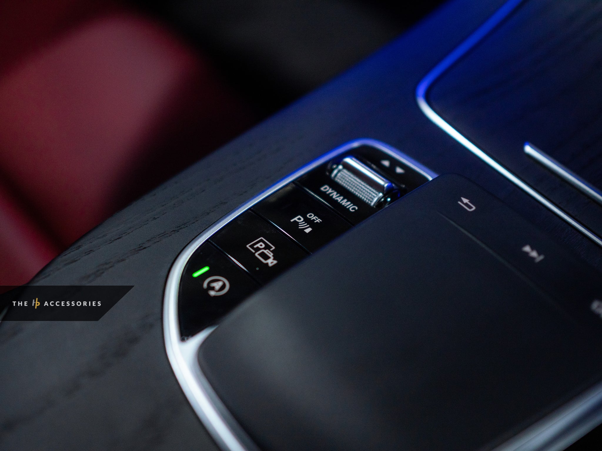 Mercedes Facelift Centre Console with Touch Pad – The HP Accessories